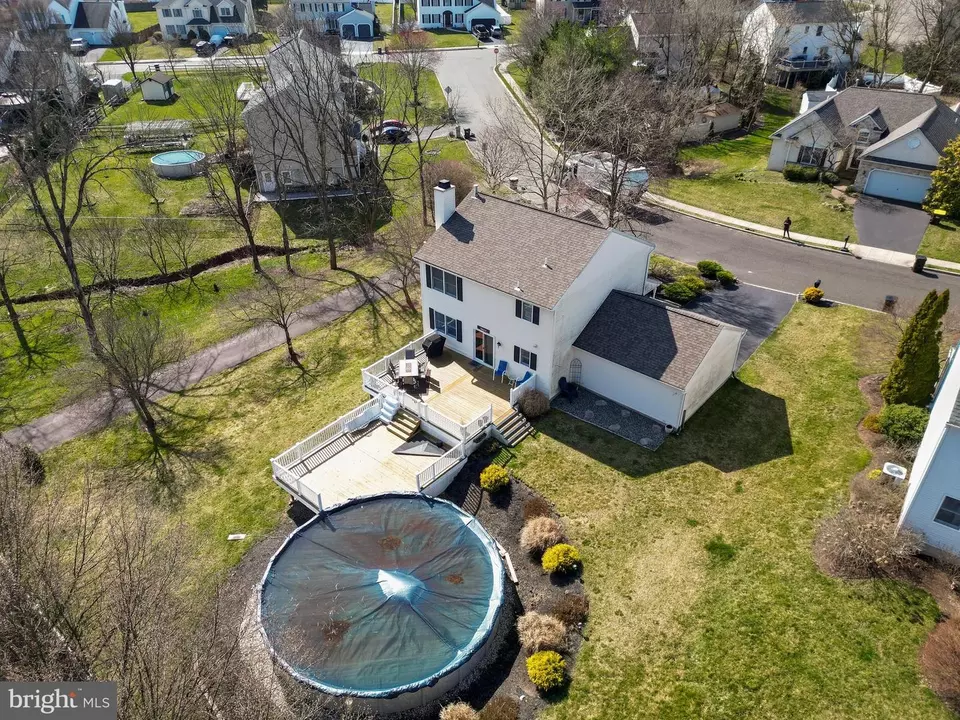 1527 Meadowview Dr, Pottstown, PA 19464 | 33 Photos - Movoto