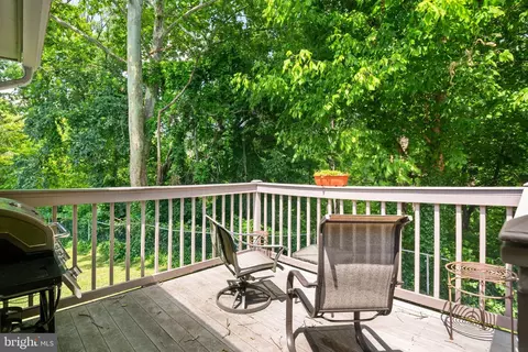 8121 Hammond Rd, Elkins Park, PA 19027 | 64 Photos - Movoto