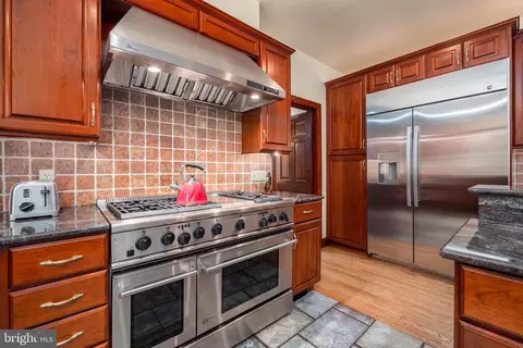 1487 Saucon Meadow Ct, Bethlehem, PA 18015 | 50 Photos - Movoto