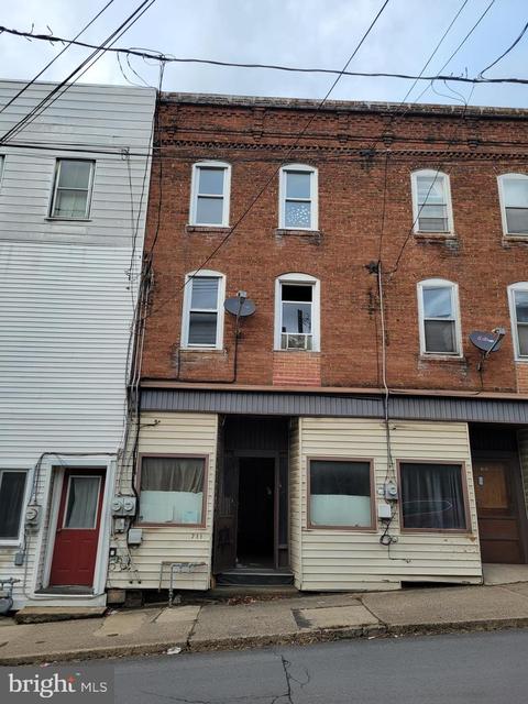 711 Race St, Shamokin, PA 17872 | 22 Photos | MLS #PANU2000738 - Movoto