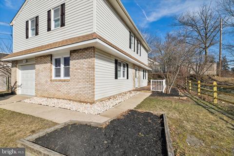 8991 Springview Rd, Philadelphia, PA 19115 | 36 Photos | MLS # ...