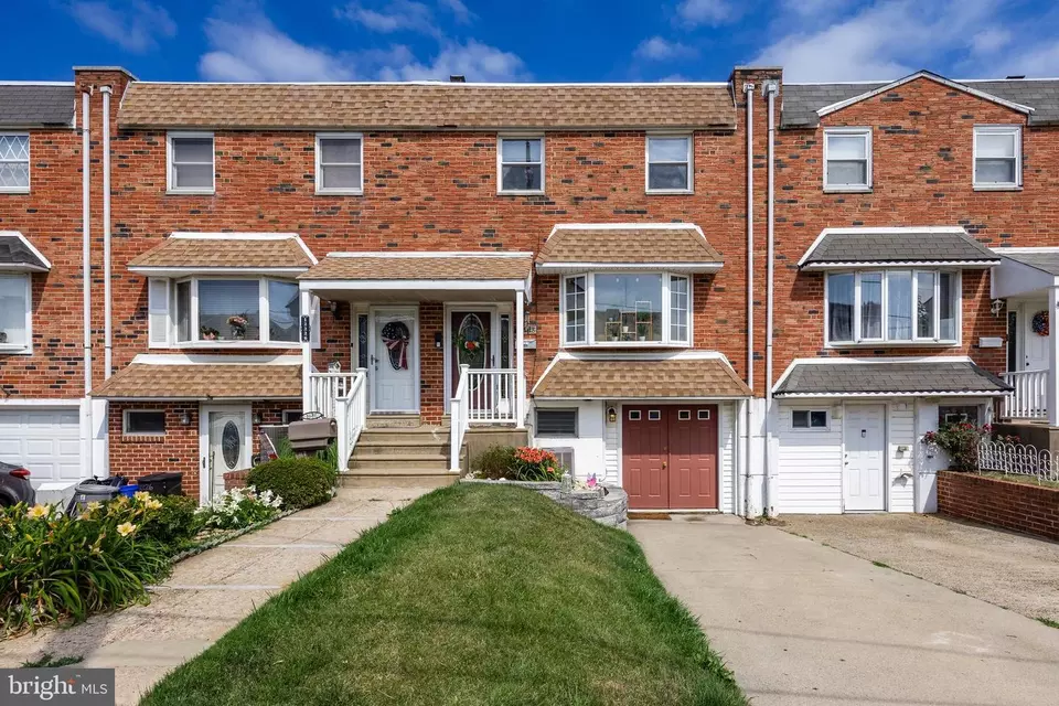 12228 Medford Rd, Philadelphia, PA 19154 | 29 Photos - Movoto