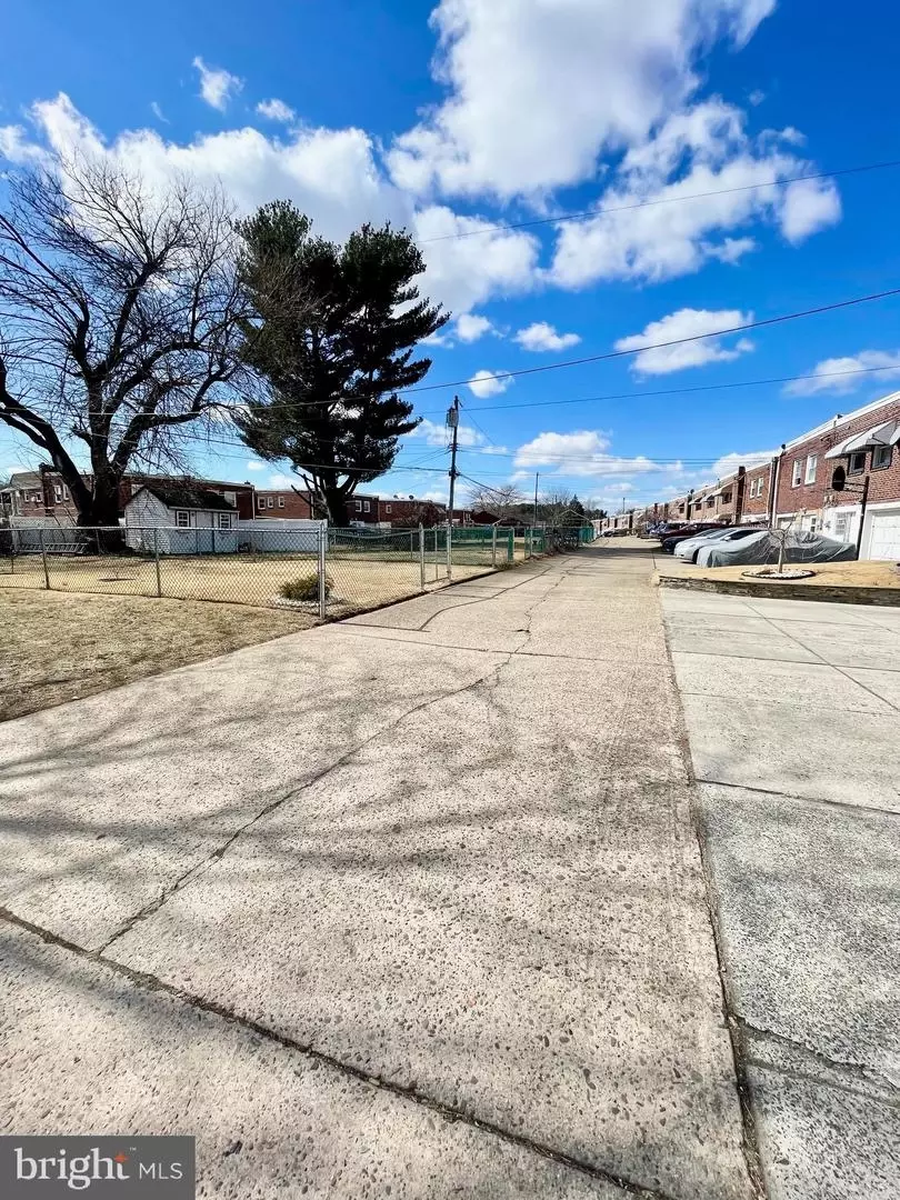 8941 Blue Grass Rd, Philadelphia, PA 19152 | MLS# PAPH2450804 | 33 ...