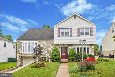 9959 Ferndale St, Philadelphia, PA 19115 | MLS# PAPH2506296 | 18 Photos ...