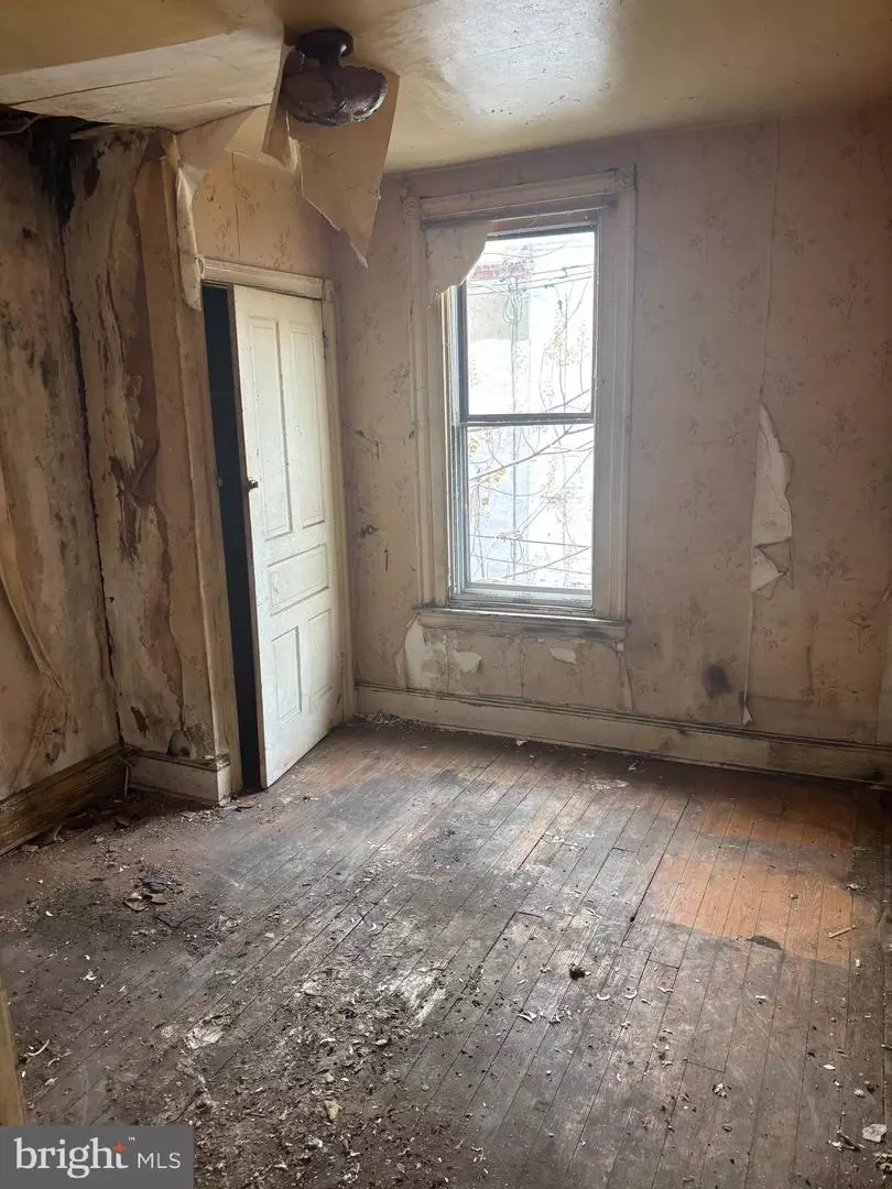 3314 I St, Philadelphia, PA 19134 | MLS# PAPH2561206 | 9 Photos - Movoto
