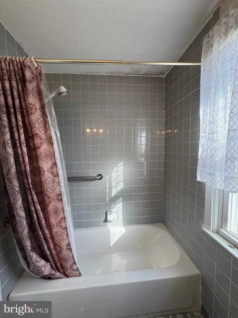 9821 Verree Rd, Philadelphia, PA 19115 | MLS# PAPH2566602 | 24 Photos ...