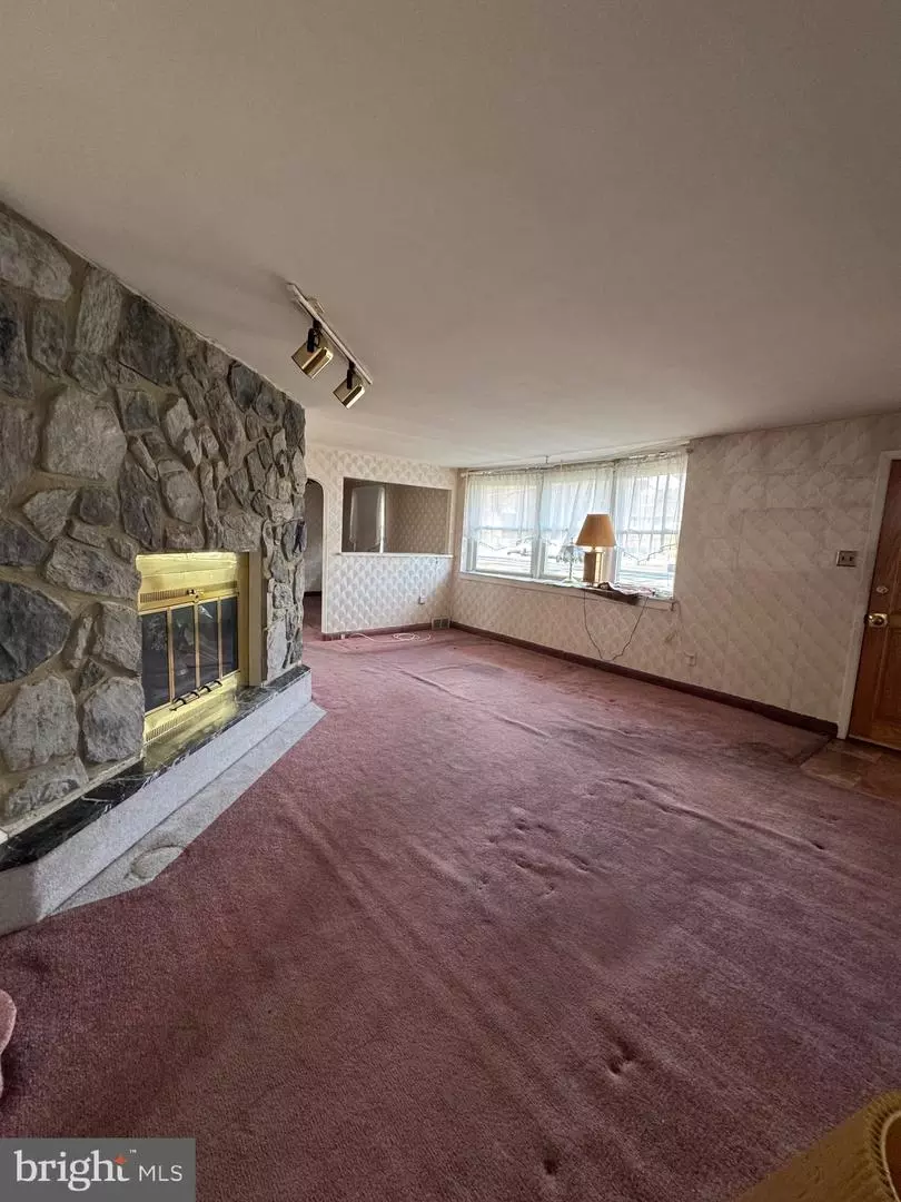 9821 Verree Rd, Philadelphia, PA 19115 | MLS# PAPH2566602 | 24 Photos ...
