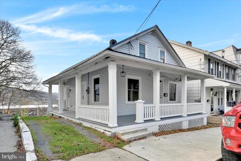 220 St John St, Schuylkill Haven, PA 17972 | 34 Photos | MLS # ...