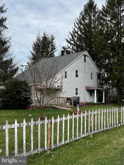 36 North St, Oneida, PA 18242 | 13 Photos | MLS #PASK2009960 - Movoto