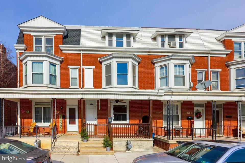 1027 W Princess St, York, PA 17404 | 33 Photos | MLS #PAYK2014710 - Movoto