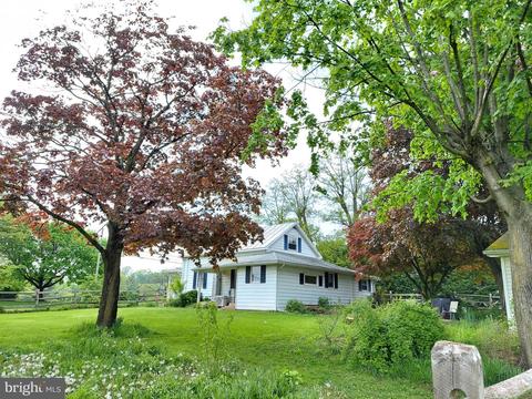 695 Copenhaffer Rd, York, PA 17404 | 12 Photos | MLS #PAYK2040556 - Movoto