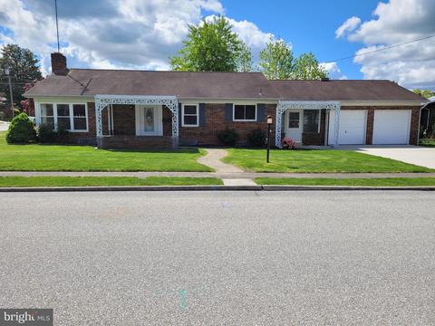 255 Sunset Ave, Hanover, PA 17331 | 3 Photos | MLS #PAYK2040934 - Movoto