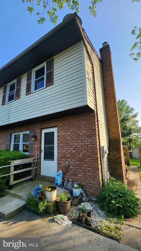 207 Stuart Ave, Hanover, PA 17331 | 20 Photos - Movoto