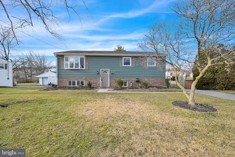 2519 Willapa Dr, Dover, PA 17315 | 29 Photos - Movoto