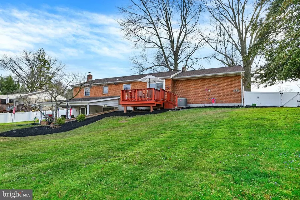 1817 Roxboro Rd, York, PA 17402 | 28 Photos - Movoto