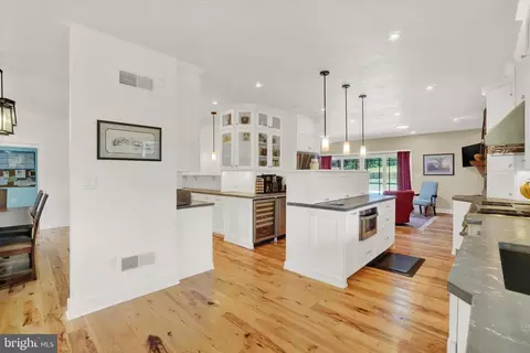 4447 E Prospect Rd, York, PA 17406 | 61 Photos - Movoto