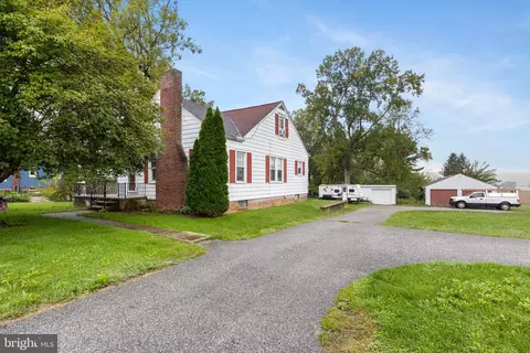 5723 York Rd, Spring Grove, PA 17362 | 20 Photos - Movoto