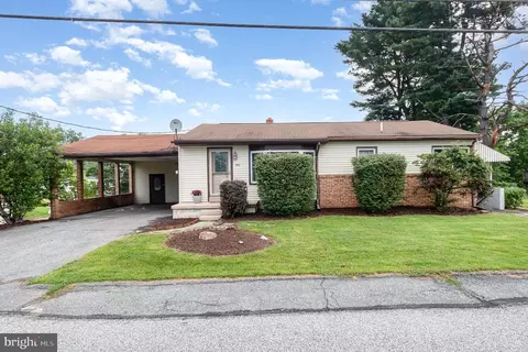 403 Evergreen Rd, New Cumberland, PA 17070 | MLS# PAYK2084372 | 43 ...