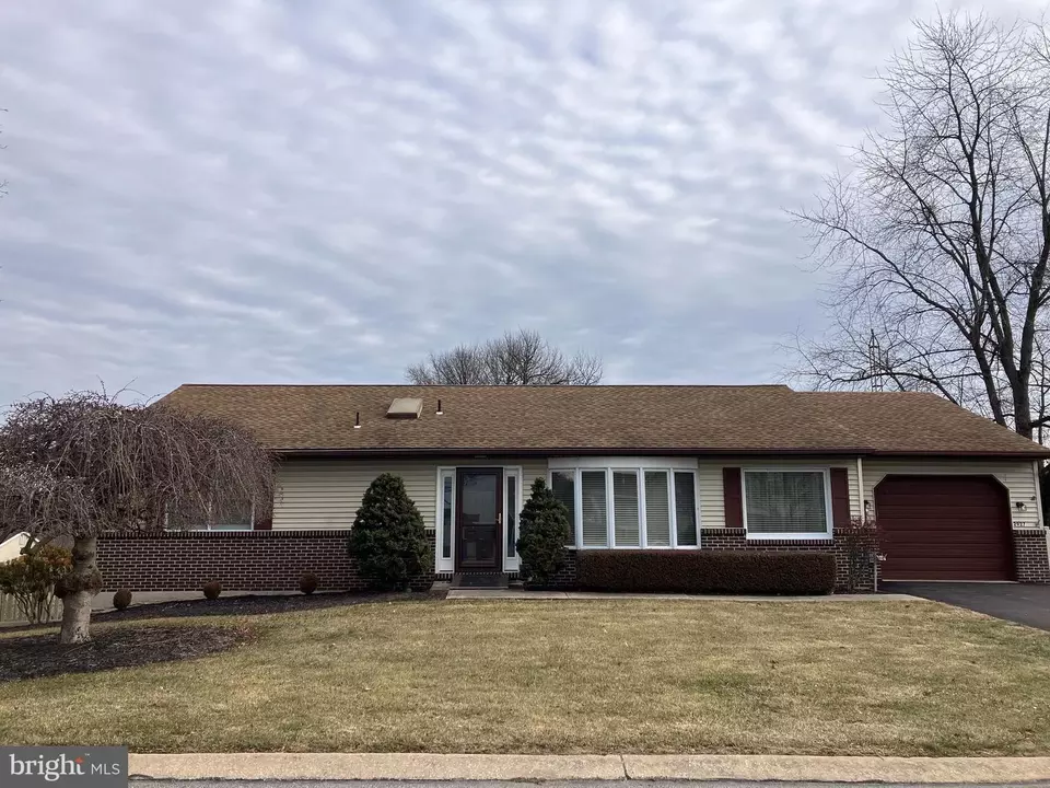 2927 Woodshead Ter, York, PA 17403 | MLS# PAYK2096392 | 14 Photos - Movoto