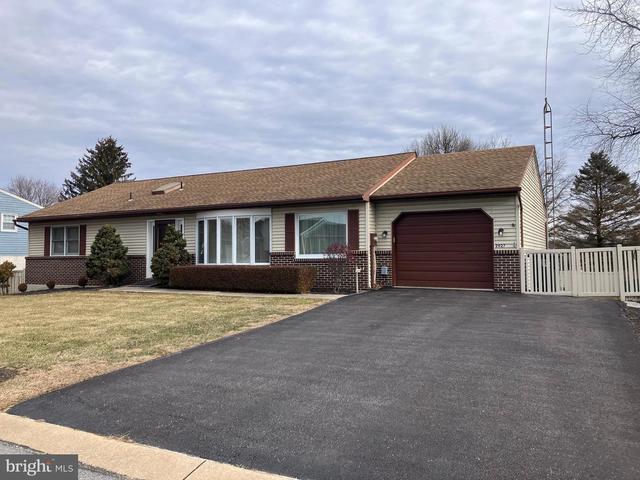 2927 Woodshead Ter, York, PA 17403 | MLS# PAYK2096392 | 14 Photos - Movoto