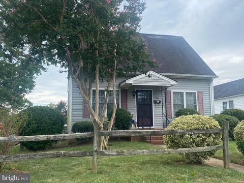 400 Tyler St, Fredericksburg, VA 22401 | 9 Photos | MLS #VAFB2002642 ...