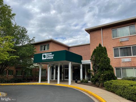 10570 Main St #417, Fairfax, VA 22030 | 23 Photos | MLS #VAFC2003034 ...