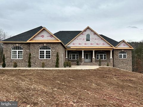 135 Tracis Way, Winchester, VA 22603 | 39 Photos | MLS #VAFV2011610 ...