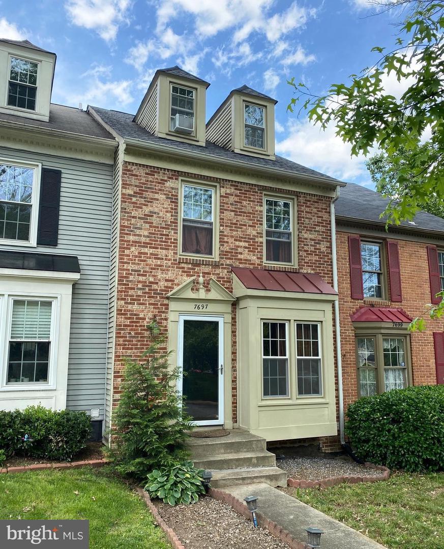 7697 Northern Oaks Ct, Springfield, VA 22153 | 21 Photos - Movoto