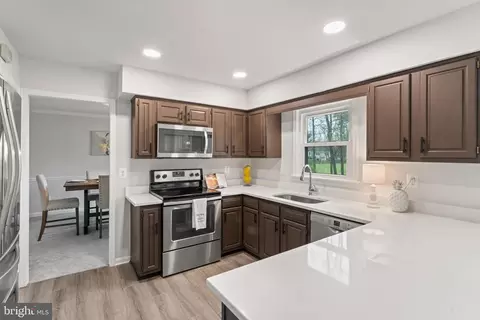 3604 Irish Moss Ct, Fairfax, VA 22033 | 37 Photos - Movoto