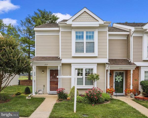 204 Saint Johns Sq, Sterling, VA 20164 | 20 Photos - Movoto