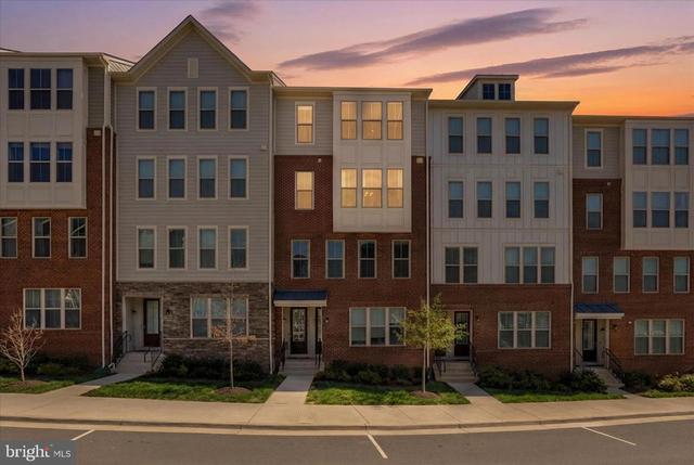 920 California Dr NE, Leesburg, VA 20176 | MLS# VALO2120454 | 47 Photos ...
