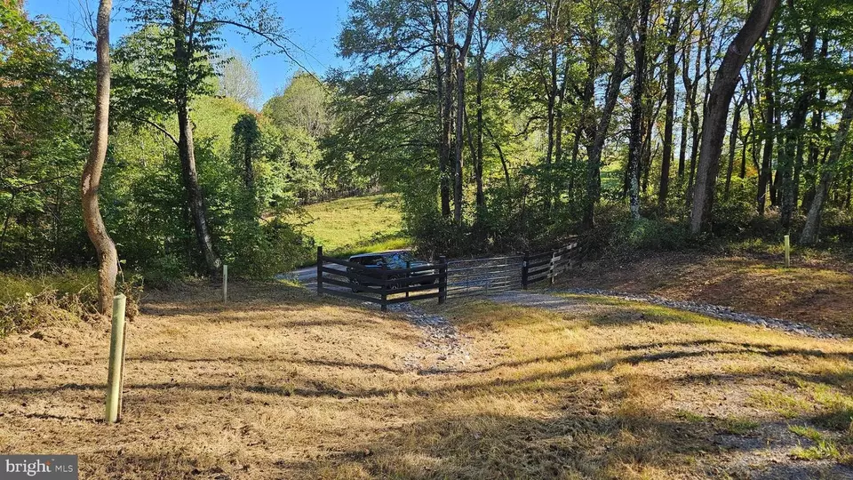 0 Sharp Rock Rd, Sperryville, VA 22740 | MLS# VARP2002336 | 31 Photos ...