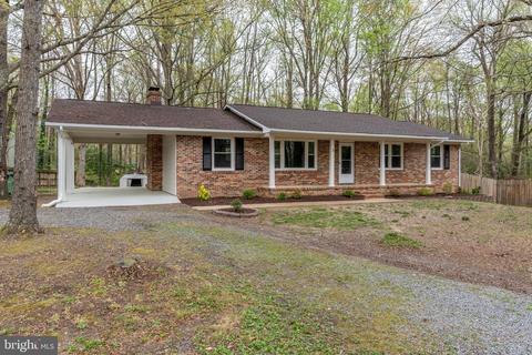 3 Silver Cir, Fredericksburg, VA 22405 | 46 Photos | MLS #VAST2020008 ...