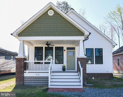 318 3rd St, Colonial Beach, VA 22443 | 37 Photos | MLS #VAWE2003190 ...