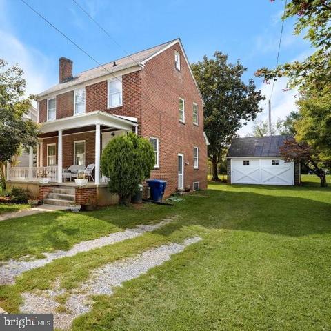 211 Blue Ridge Ave, Front Royal, VA 22630 | 27 Photos | MLS # ...