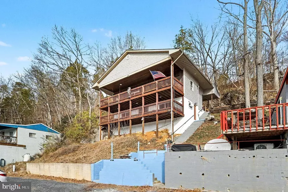 167 Beckwith Dr, Front Royal, VA 22630 | MLS# VAWR2012874 | 27 Photos ...