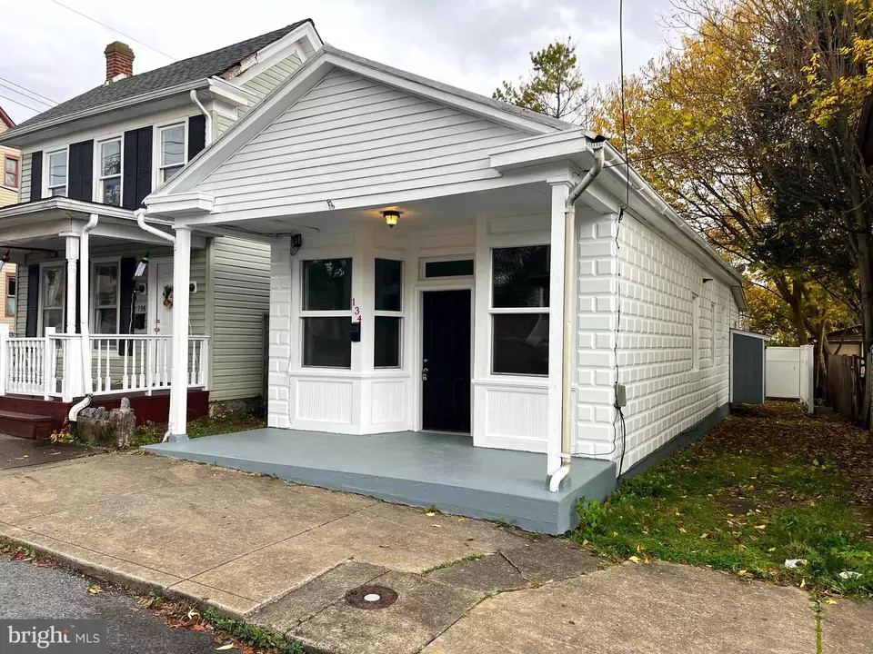 134 Pennsylvania Ave, Martinsburg, WV 25404 | 12 Photos - Movoto