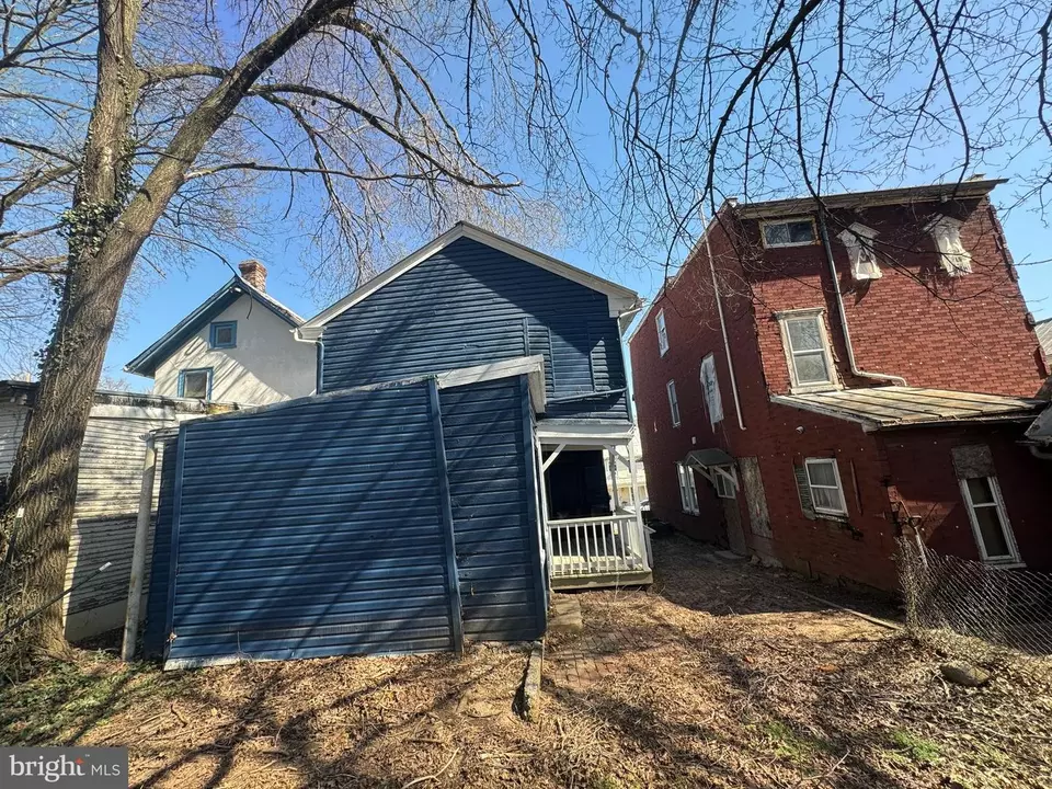 319 S Maple Ave, Martinsburg, WV 25401 | 38 Photos - Movoto