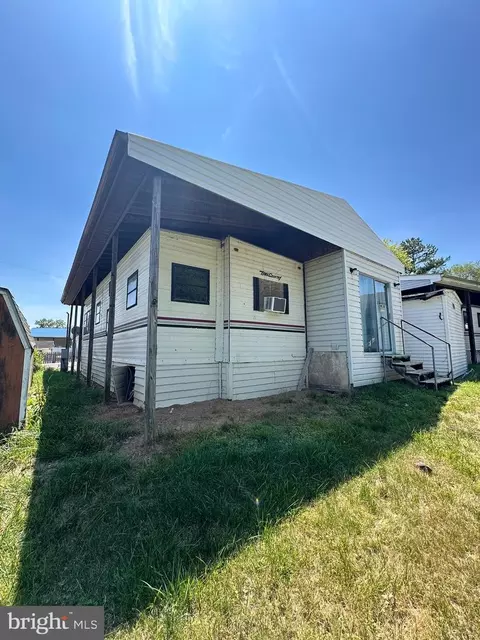 4 River Bend Park Road, Falling Waters, WV 25419 | 20 Photos - Movoto