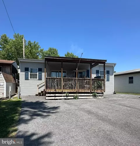 4 River Bend Park Road, Falling Waters, WV 25419 | 20 Photos - Movoto