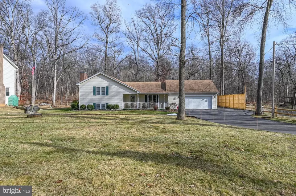 324 Tanbridge Dr, Martinsburg, WV 25401 | 54 Photos - Movoto