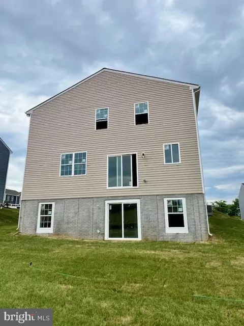 22 Ashcroft Dr, Charles Town, WV 25414 | 38 Photos - Movoto