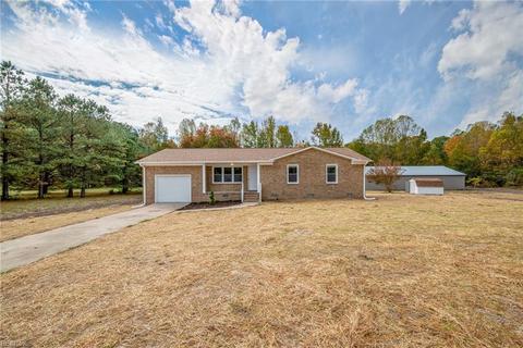 34603 Sandy Ridge Rd, Franklin, VA 23851 | 35 Photos | MLS #10462529 ...