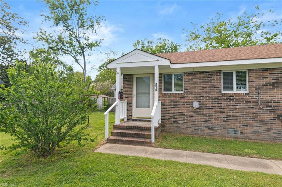 201 Herbert Ave, Hampton, VA 23664 | 44 Photos - Movoto