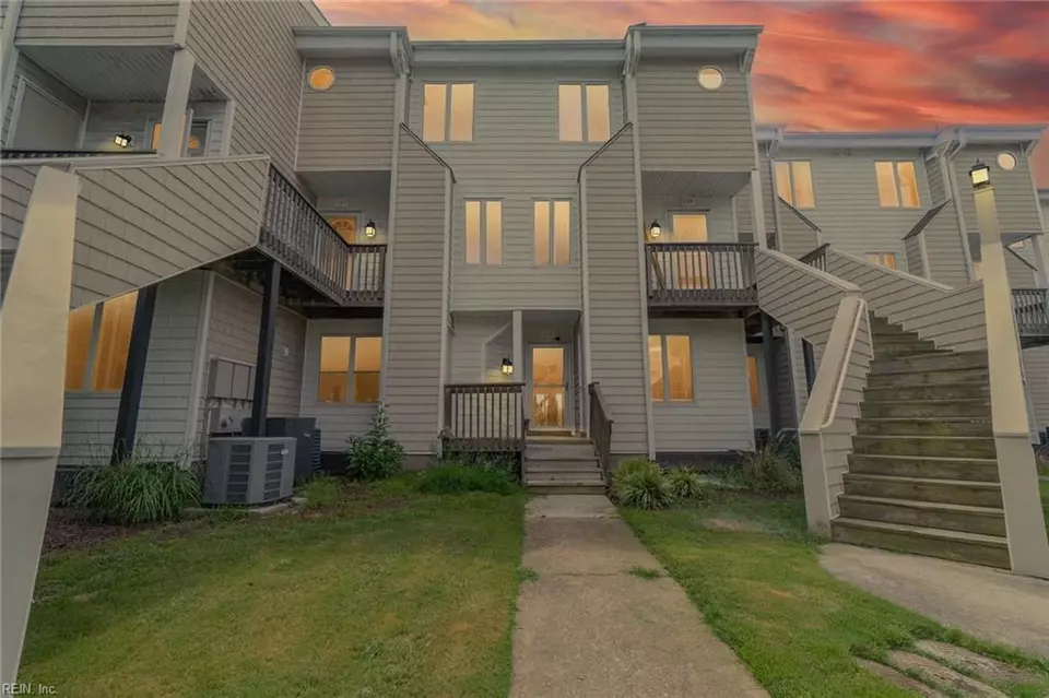 100 Pinewood Rd #113, Virginia Beach, VA 23451 | 35 Photos - Movoto