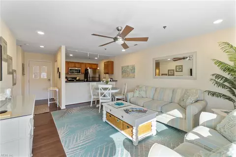 Captains Walk Condos, Virginia Beach, VA Condos & Townhouses For Sale ...