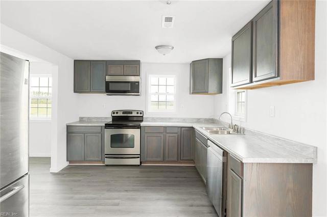 14253 Foursquare Rd, Smithfield, VA 23430 | 27 Photos - Movoto