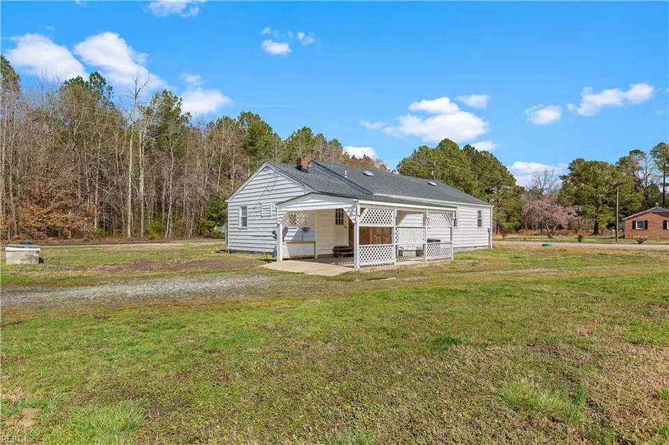 2942 Golden Hill Rd, Elberon, VA 23846 | 22 Photos - Movoto