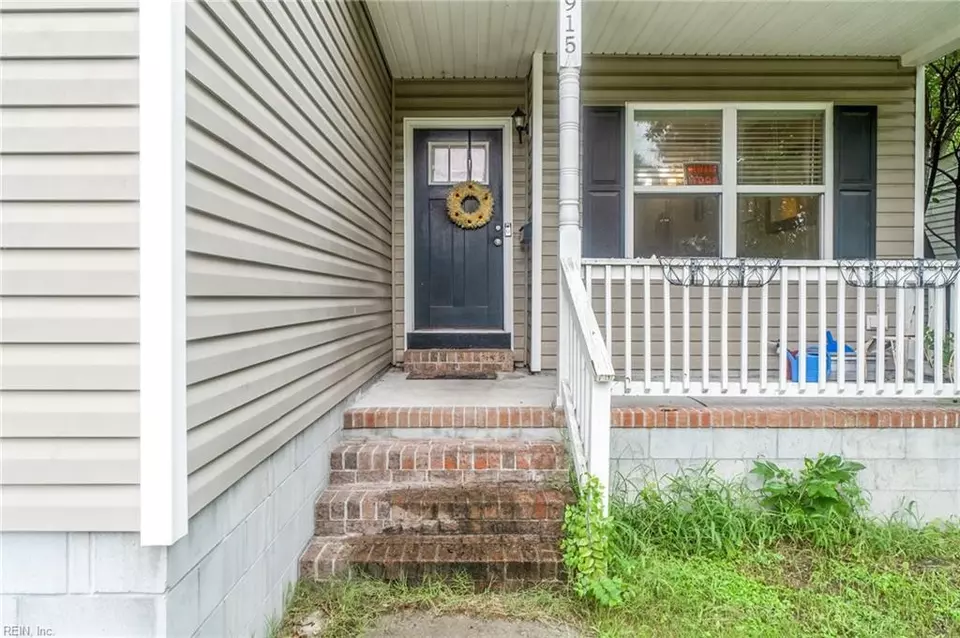 915 Bainbridge Blvd, Chesapeake, VA 23324 | 27 Photos - Movoto