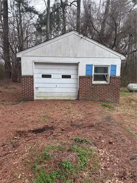 5707 Holy Neck Rd, Suffolk, VA 23437 | 7 Photos - Movoto